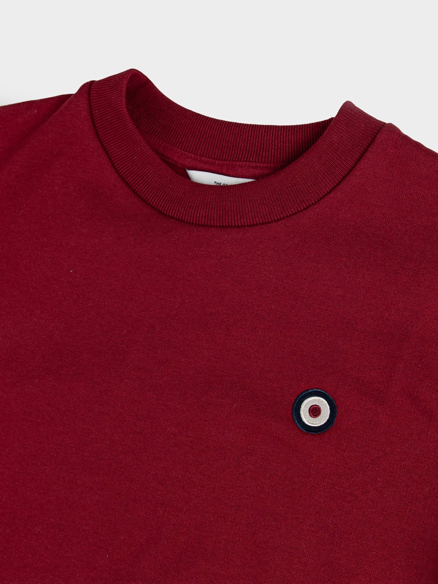 Made from 100% cotton, this crew neck sweatshirt features the signature ...